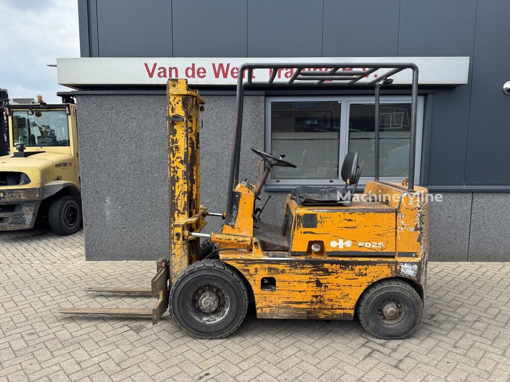 Komatsu FD25-6 Triplo 470 Freelift Diesel dizel viljuškar