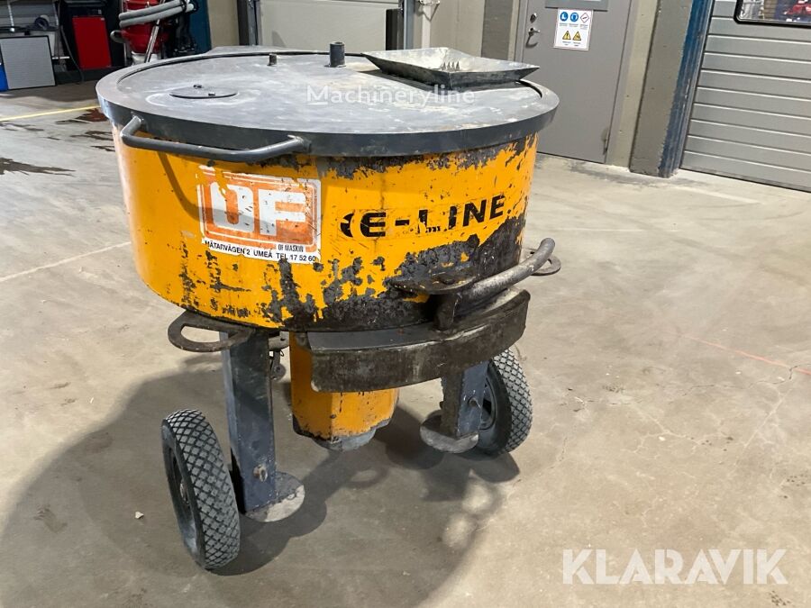 Prodaje se Baron E-300 betonsku mešalicu na aukciji
