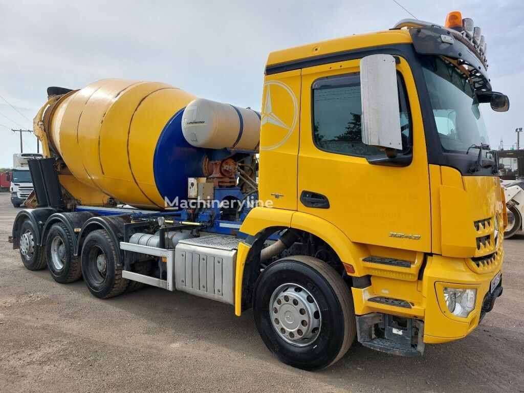 Putzmeister na šasiji Mercedes-Benz AROCS 3243 kamion s mešalicom za beton