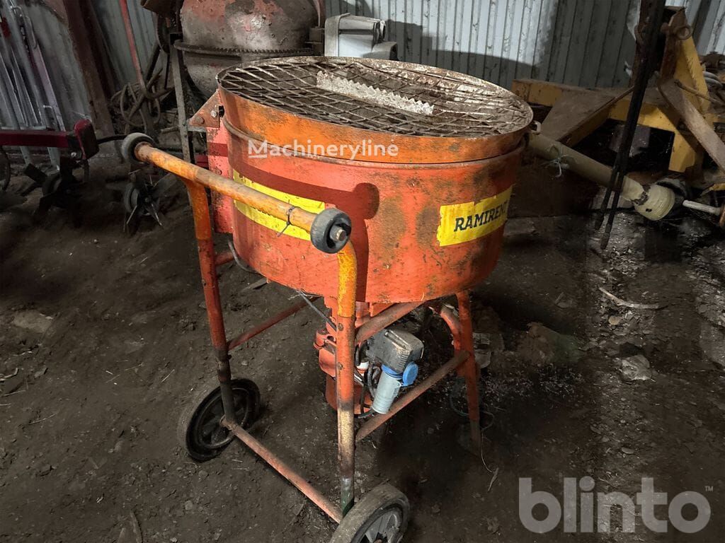 Prodaje se betonsku mešalicu na aukciji