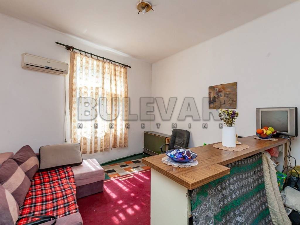 Trosobni stan prizemlje, Centar - Marger, Niš