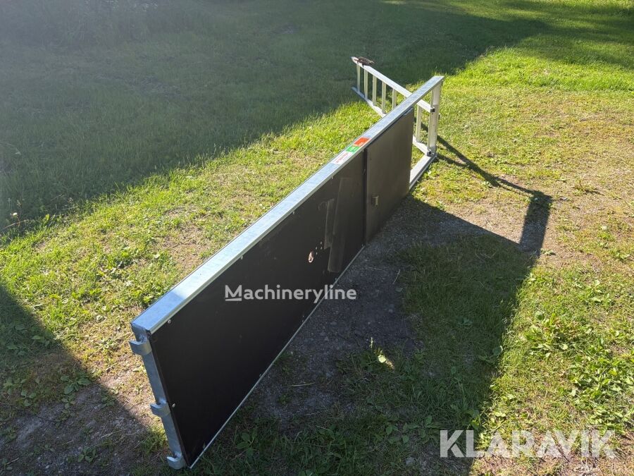 Prodaje se Monzon Frame 307 skele na aukciji
