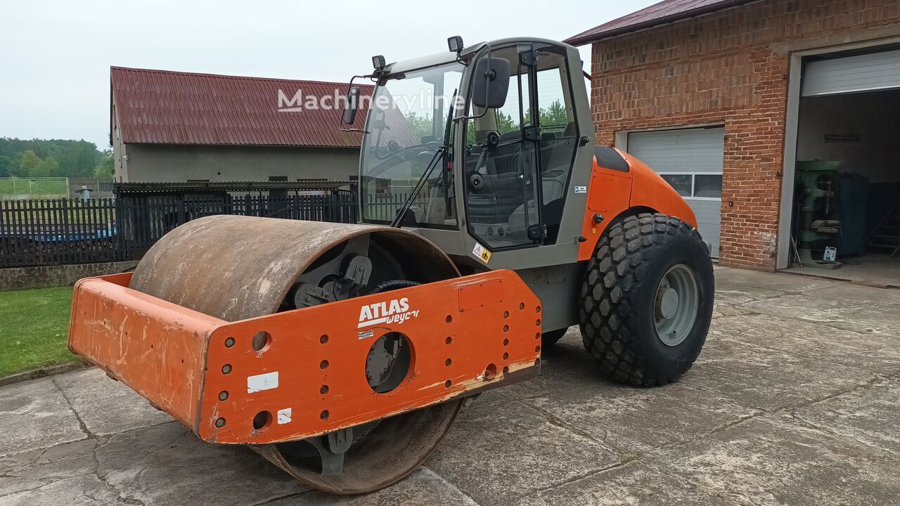 Atlas AW 1110 kompaktor s jednim valjkom