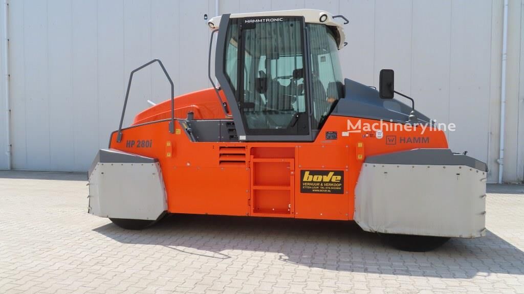 Hamm HP280i pneumatski valjak