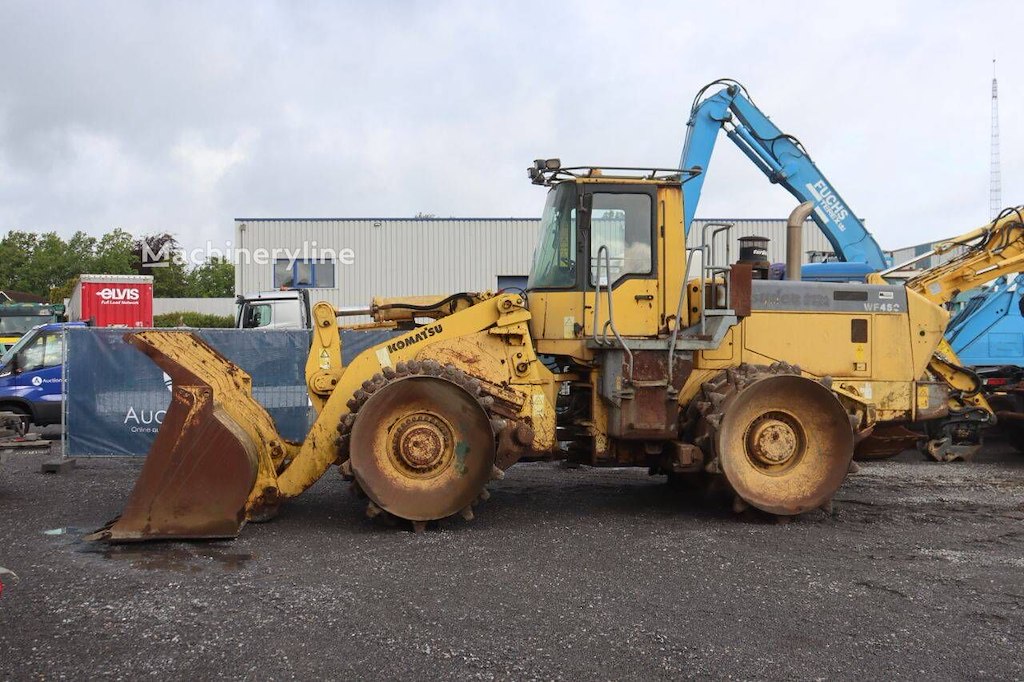 Prodaje se Komatsu WF450-3D kompaktor na aukciji
