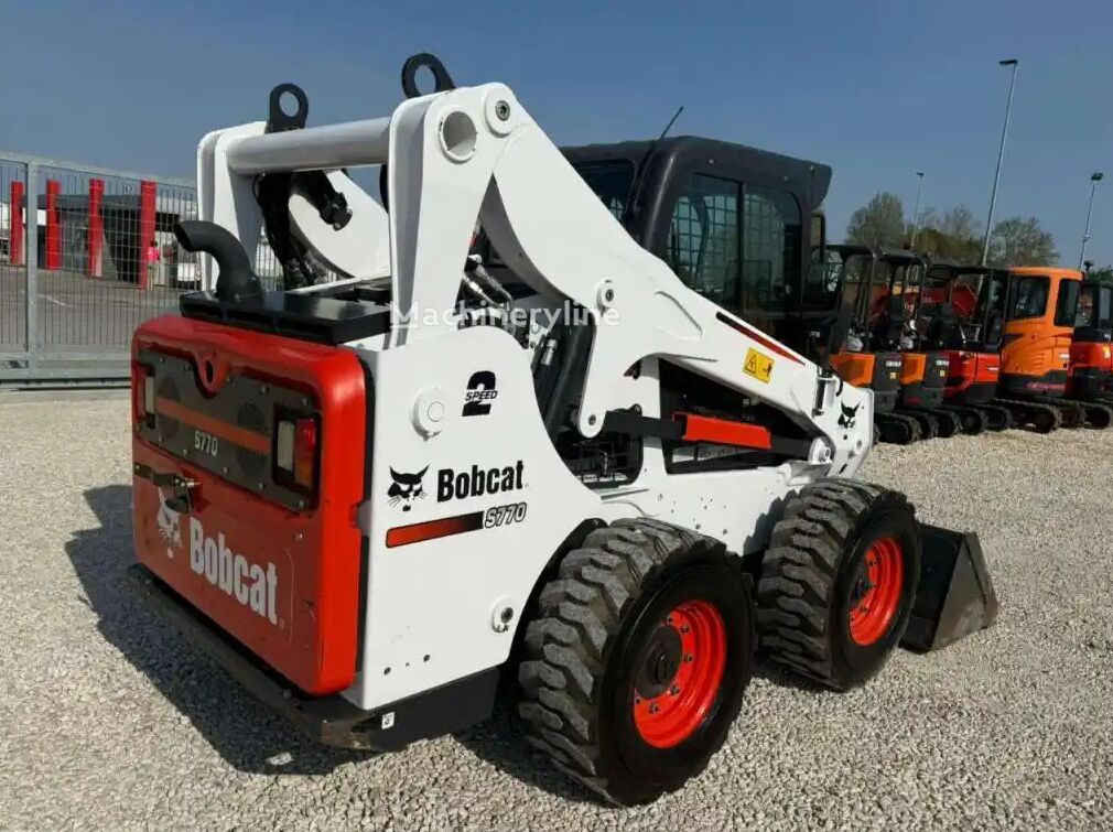 Bobcat S770 mini utovarivač