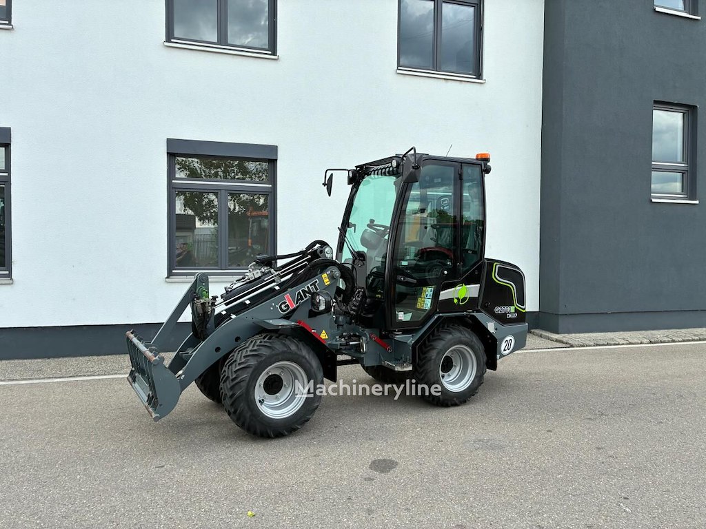 Giant G 2700 E X-Tra prednji utovarivač