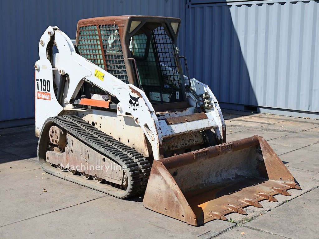 Bobcat T190, SMYKOVÝ NAKLADAČ, MOTOR KUBOTA 42 KW mini utovarivač guseničar