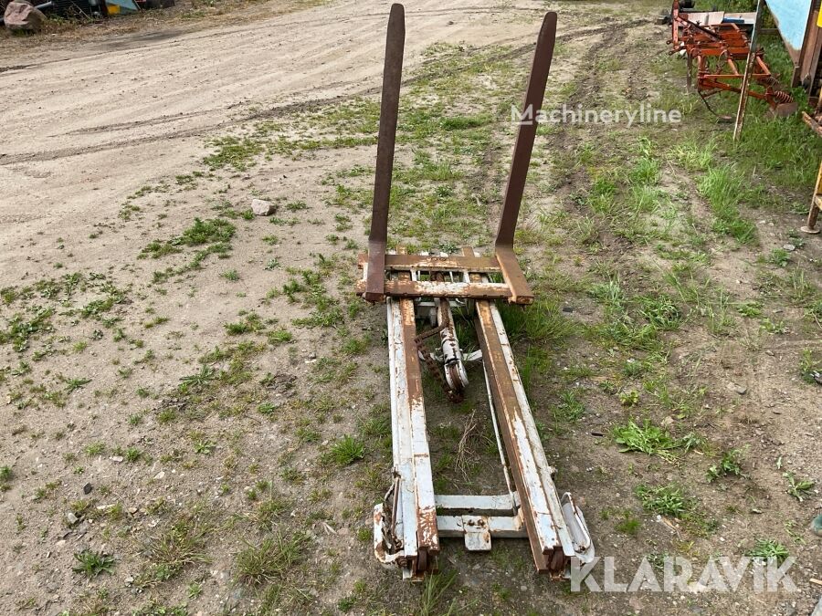 Prodaje se jarbol viljuškara na aukciji