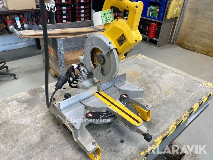 Prodaje se DeWalt DW 777-QS kružnu testeru na aukciji