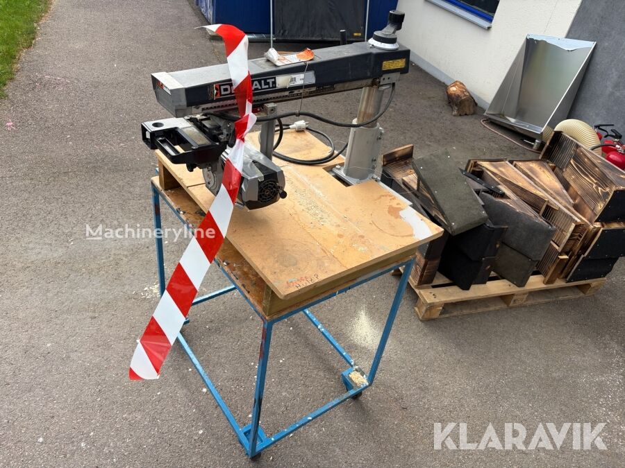 Prodaje se DeWalt DW 1251 kružnu testeru na aukciji