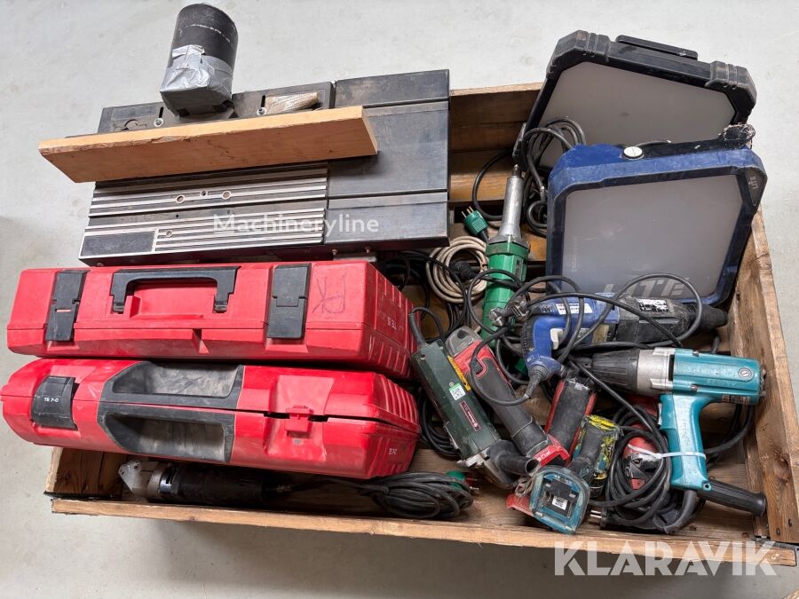 Prodaje se Lot - Assorteret håndværktøj Hilti, Milwaukee, Makita Og øvrigt dijagnostičku opremu na aukciji