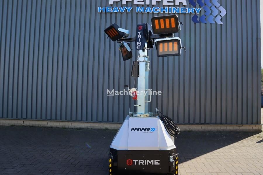 Trime X-Mast 4 × 320W Valid Inspection, Plug-in Electric rasvetni toranj