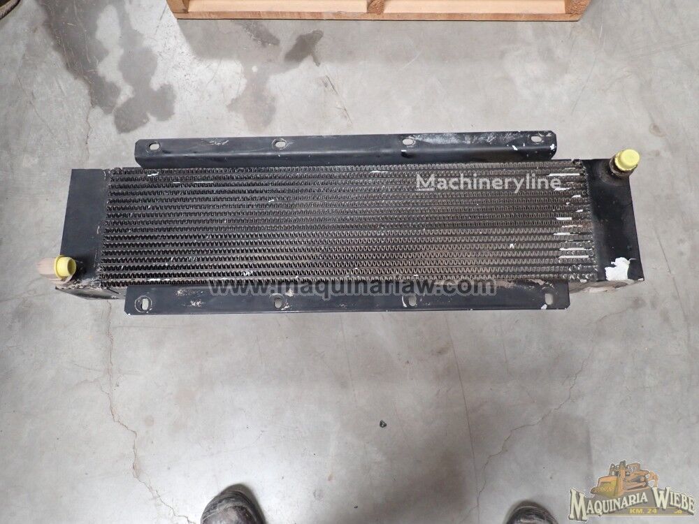 AT332614 interkuler za John Deere 624J, 624K, 624K-II, 624KR, 644J prednjeg utovarivača