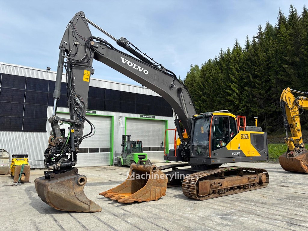 Volvo EC250EL bager guseničar