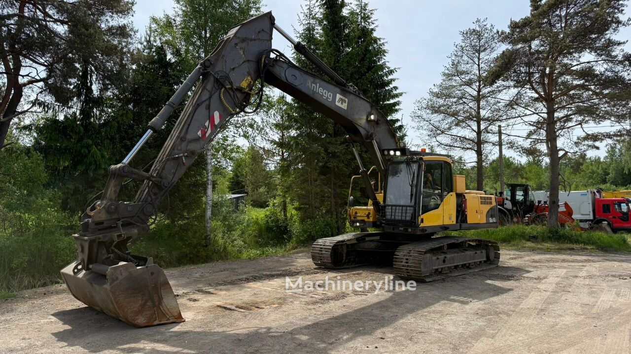 Volvo EC240CL bager guseničar