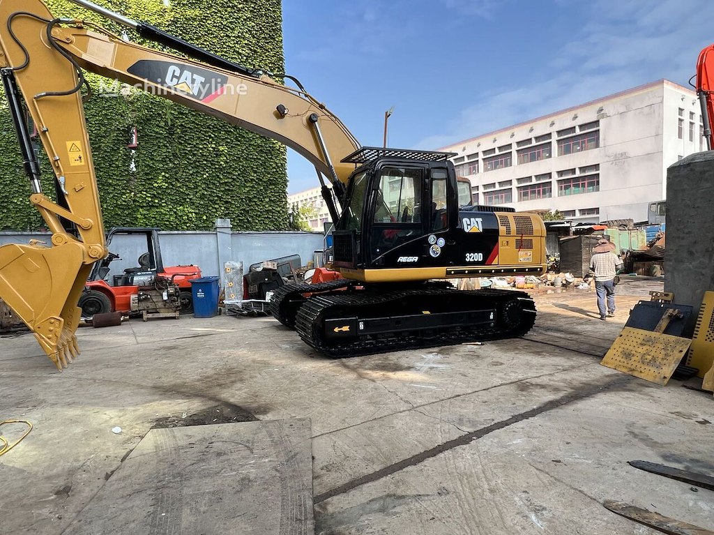 Caterpillar 320D bager guseničar