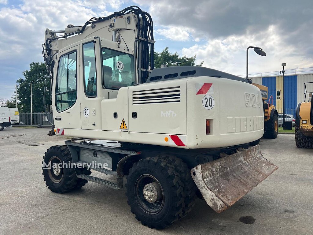 Liebherr A904 C . bager točkaš