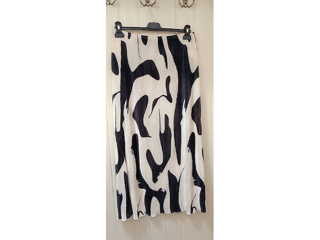 Shein crno bela suknja vel.M/L