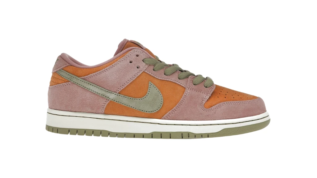Nike SB Dunk Low Red Stardust