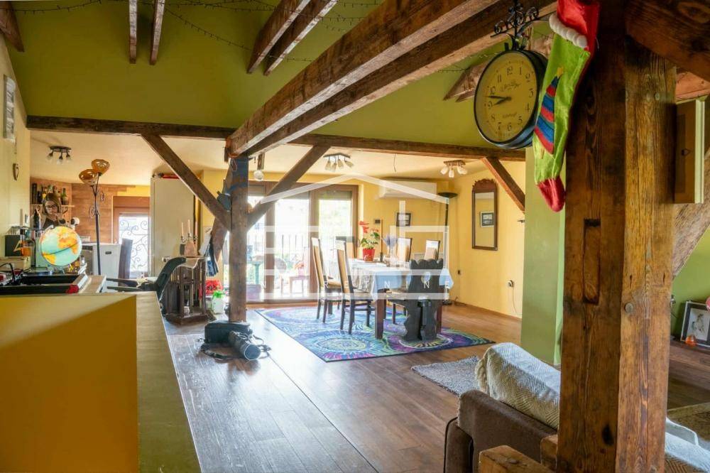 Trosobni stan za renoviranje, drugi sprat, Pančevo