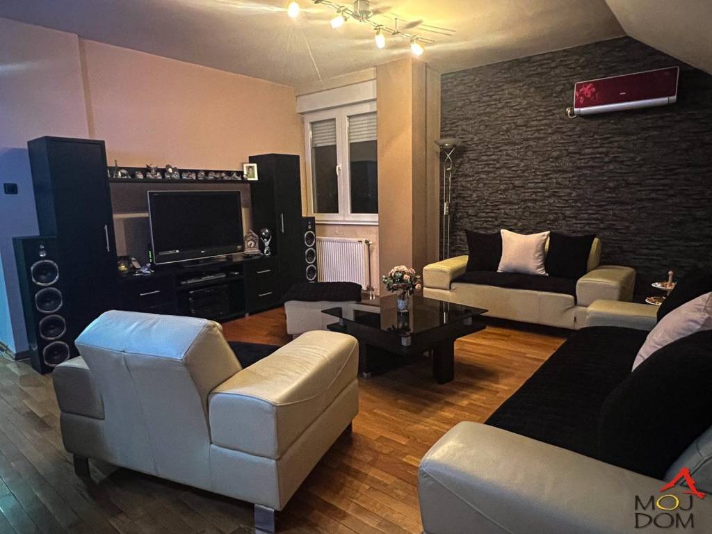 Četvorosobni stan četvrti sprat, Stari Telep, Novi Sad