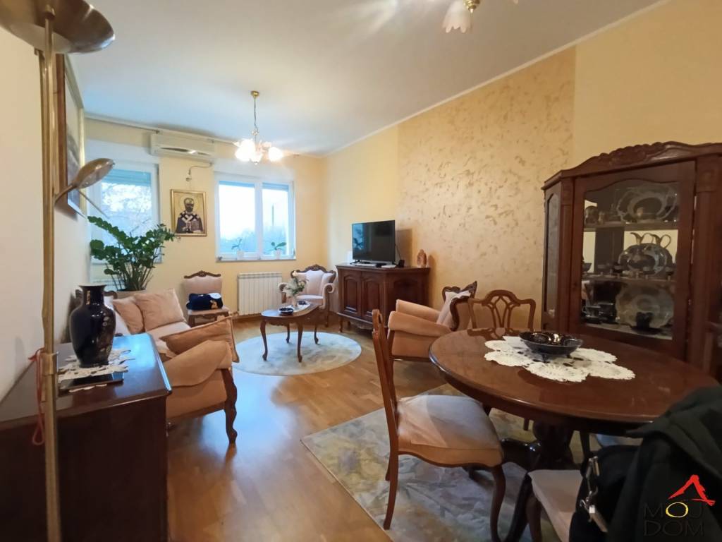 Dvosobni stan treći sprat, Liman III, Novi Sad
