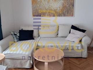 Trosobni stan prvi sprat, Beograd