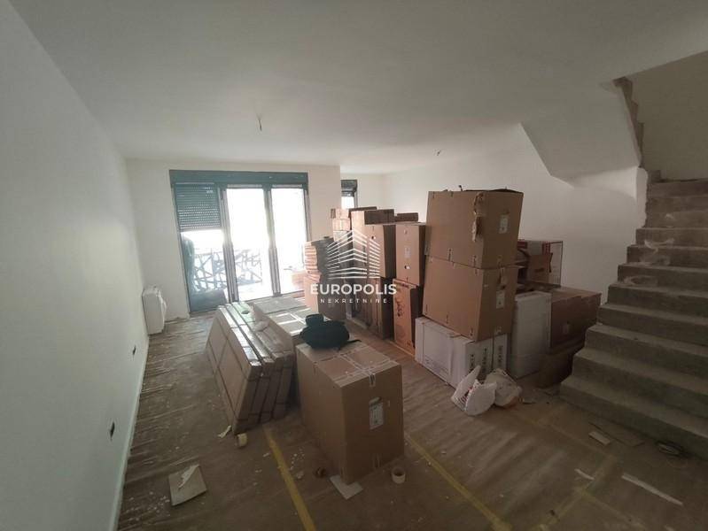 Trosobni stan novo, prvi sprat, Beograd