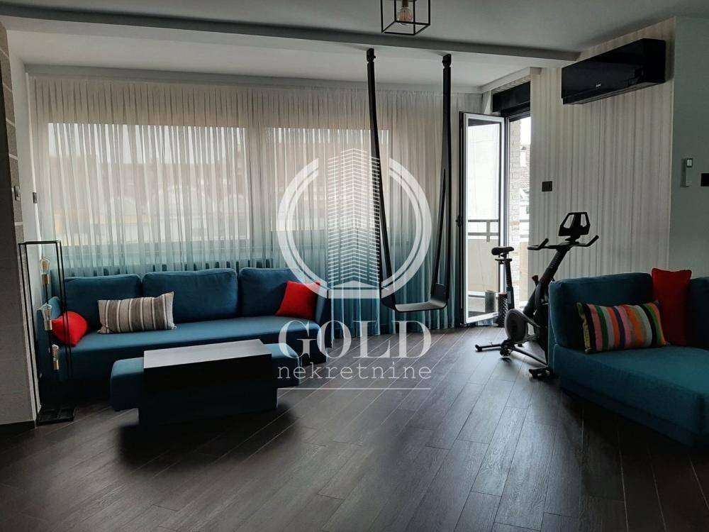 Trosobni stan Laze Kostića, Centar - Novi Bulevar, Novi Sad