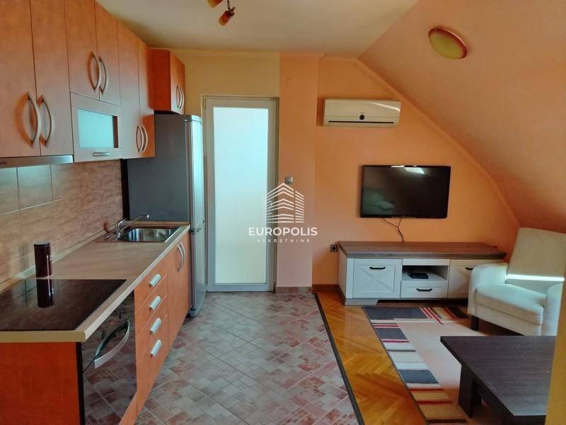 Četvorosobni stan Vidikovački Venac, Labudovo brdo, Beograd