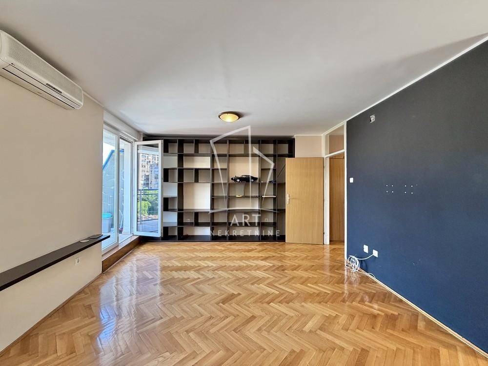 Trosobni stan Đušina, Palilula Centar - Tašmajdan - Pravni fakultet, Beograd