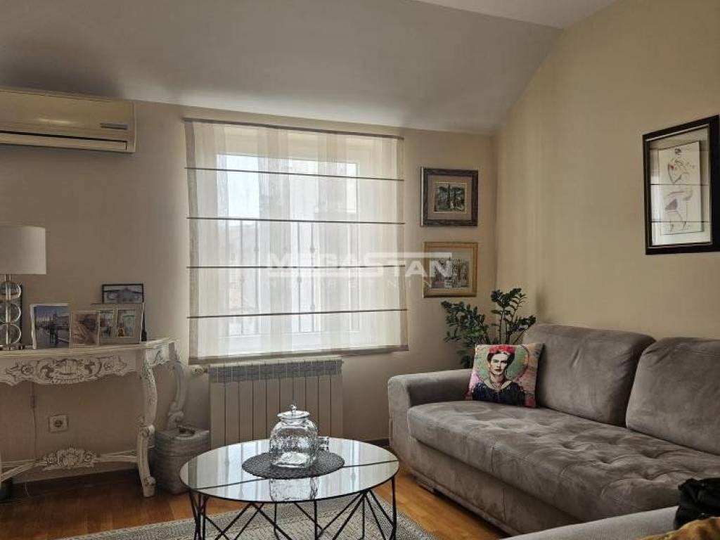 Trosobni stan Prespanska, Lipov lad, Beograd