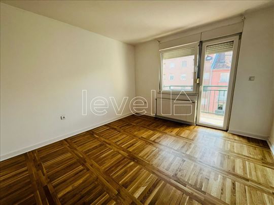 Stan,Novi Sad,Nova Detelinara,kv: 37.00