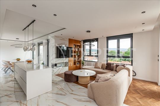 Penthouse, 225 m2, Čair