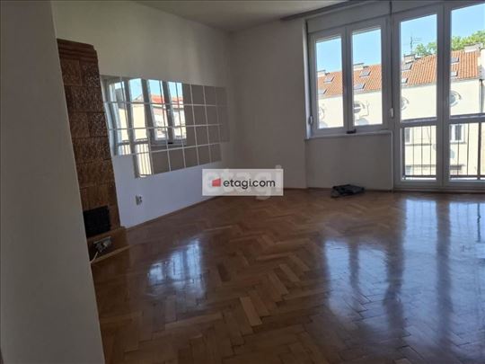Dvosoban stan sa parkingom i pogledom