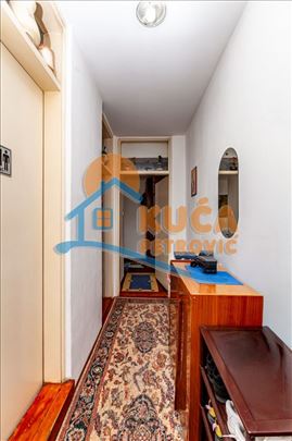 Jednoiposoban stan, centar 30m2