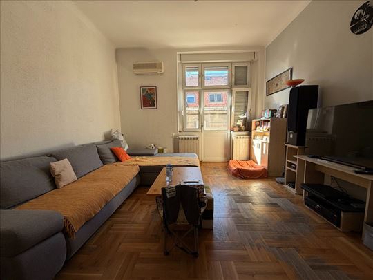 Salonski stan u centru kod Beograda na vodi, 106m2