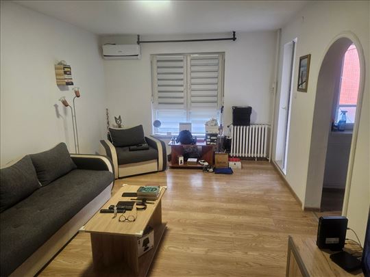 Bežanijska kosa, kod pijace, 70 m2, 2-sob