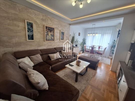 Četvorosoban stan, 84 m², Novo Naselje, Novi Sad