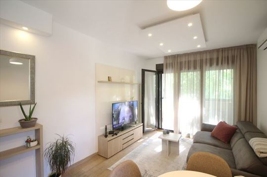 Moderan stan u novoj zgradi, parking, ID 9417