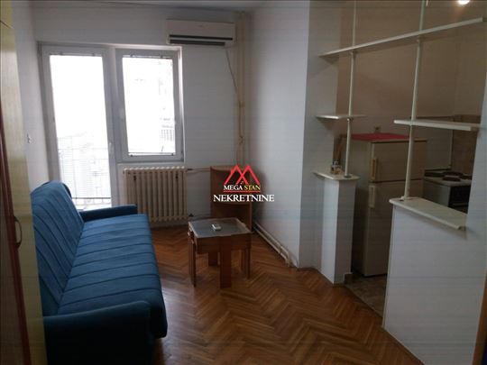 Garsonjera - 26m2 - Bulevar Oslobođenja