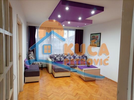 Izdaje se odličan stan u strogom centru Niša, 54m2