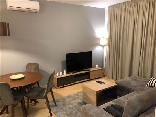 Crveni krst, lux, novogradnja, garaža, ID 12987