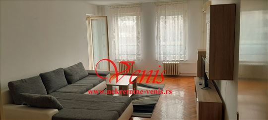Bulevar Oslobođenja – kod Dnevnika 60 m2