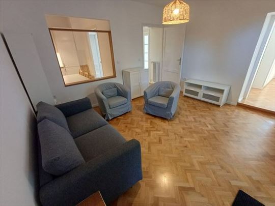 Povoljno! 3.0 sa garažom, centralno Dedinje,ID1074