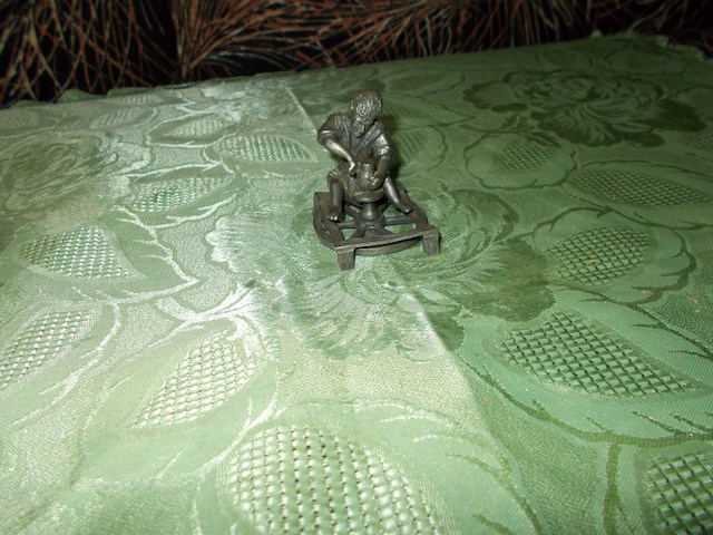 Vajar - metalna figurica