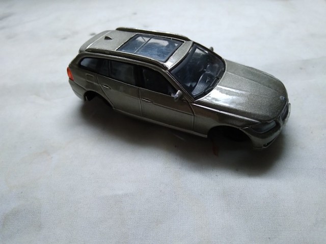 Burago BMW 3 Turing, 1:43,BEZ TOCKOVA SA SLIKA.