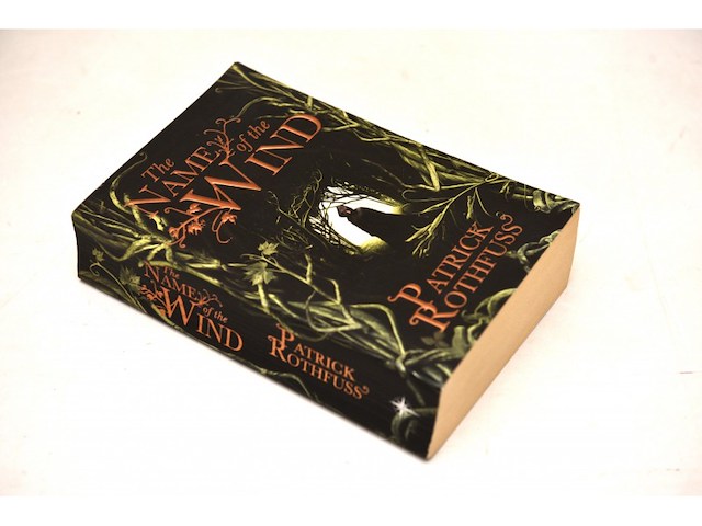 THE NAME OF THE WIND - PATRICK ROTHFUSS