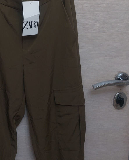 Zara lagane pantalone sa etiketom